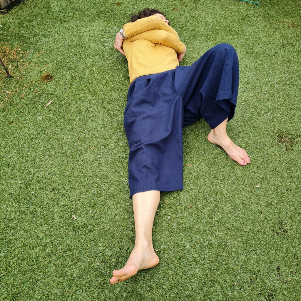 Flexible Torso & Stable Knees - Sense in Motion